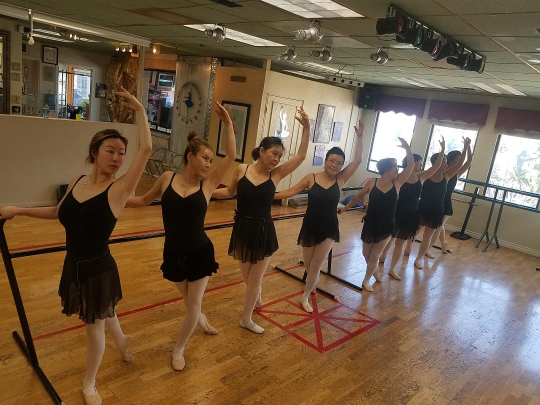 “Let’s Dance. Dance Collaboration with Everyone”. – 한미 무용 연합회